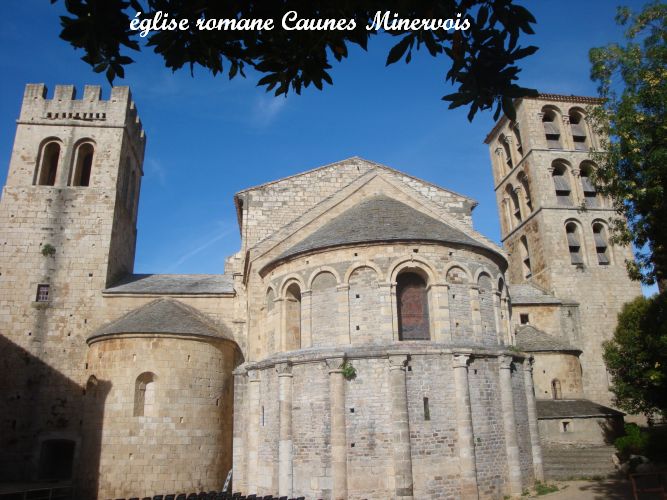 04 abside et absidioles église romane Caunes en Minervois – Accueil